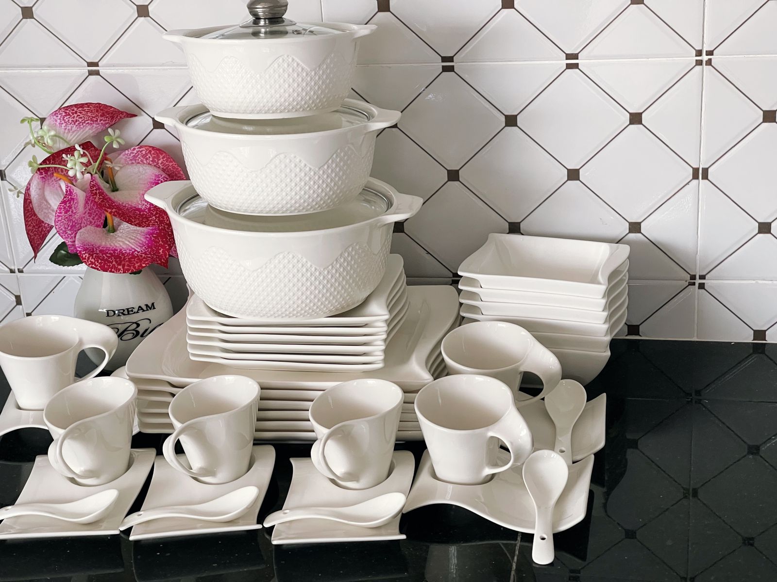 42 PCs dinner set – Classic Merchants